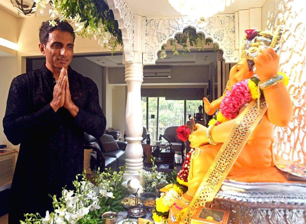 Bollywood actor Sonu Sood offering prayers before Lord Ganesh