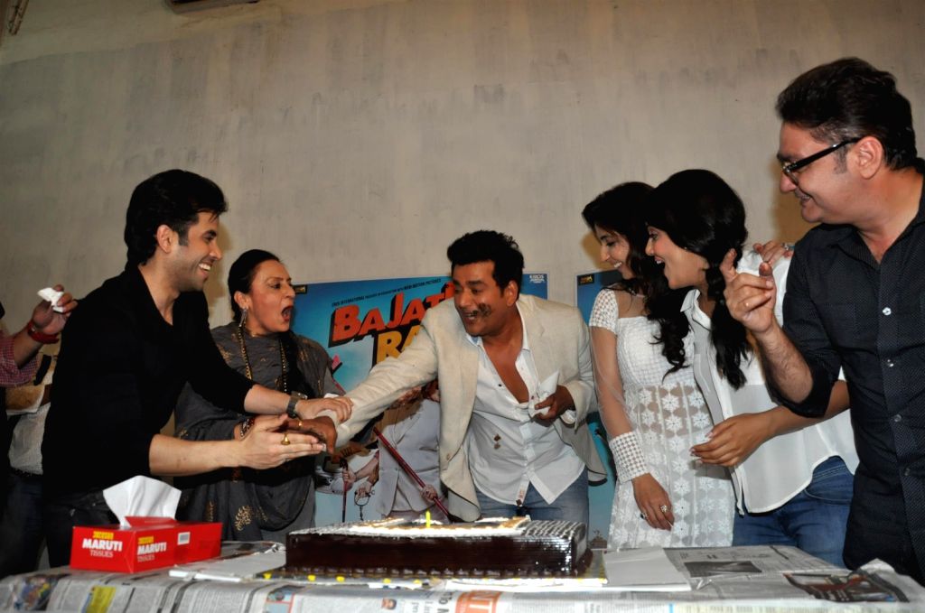 Promotion of film Bajatey Raho