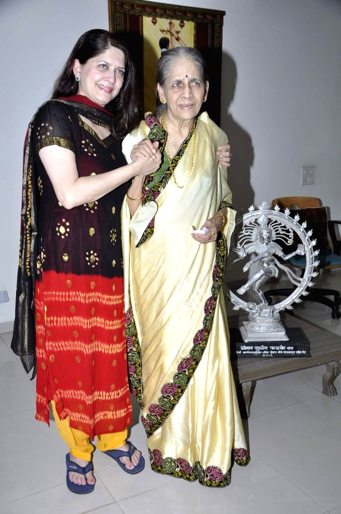Press conference of Asha Joglekar's dance Academy Archana Nrityalaya