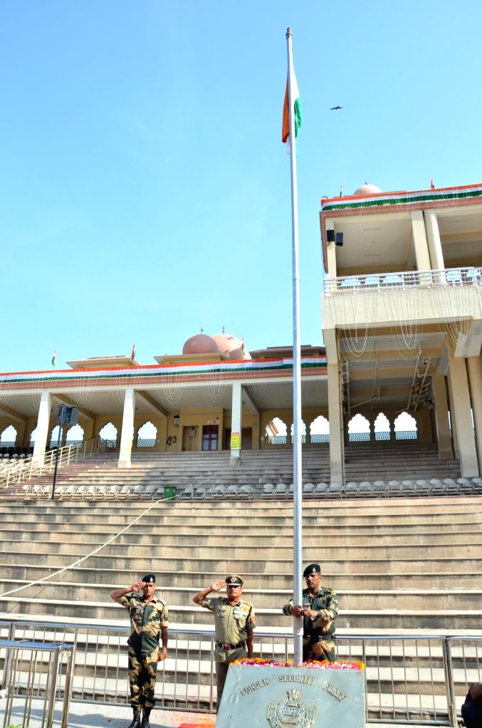 Attari (Punjab): BSF celebrates 73rd Independence Day at Attari-Wagah ...
