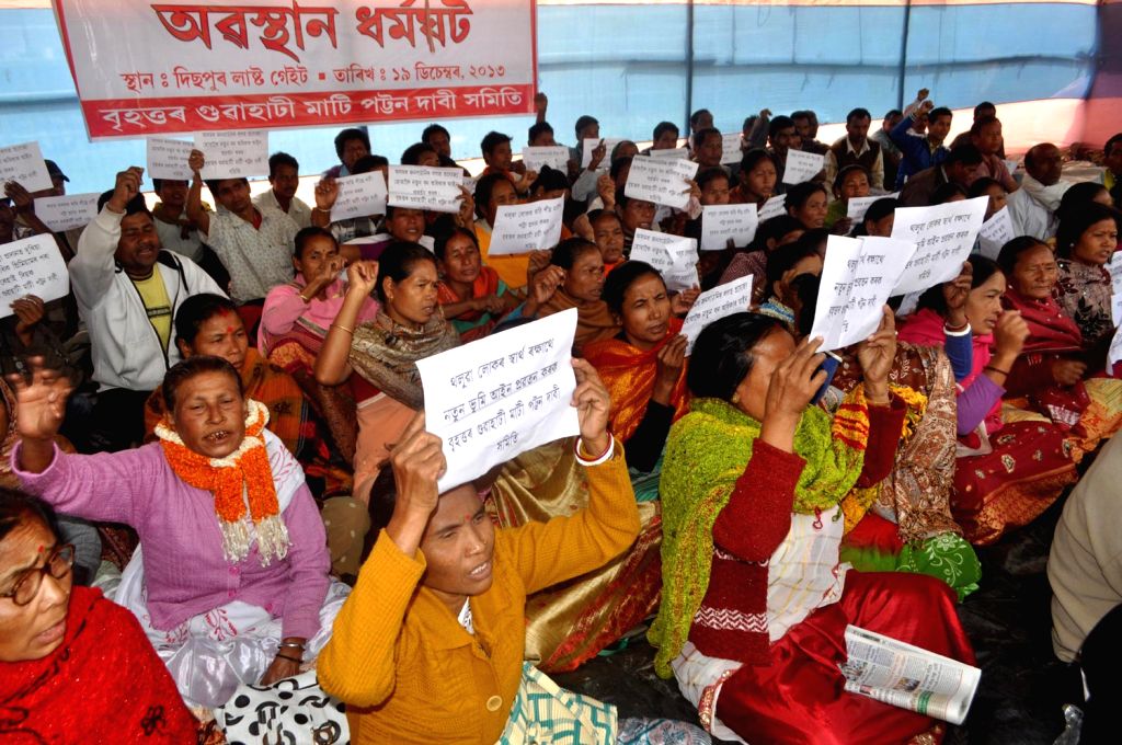 'Brihottor Guwahati Maati (Land) Patton Daabi Samiti' members during a ...