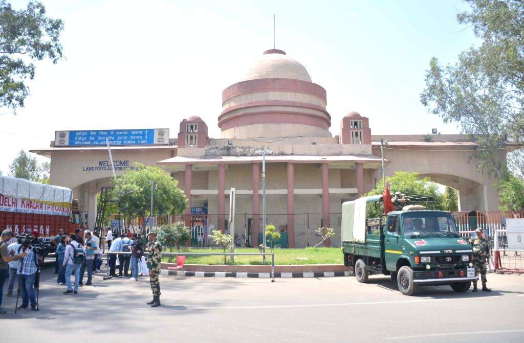 BSF soldiers stand guard at Wagah border