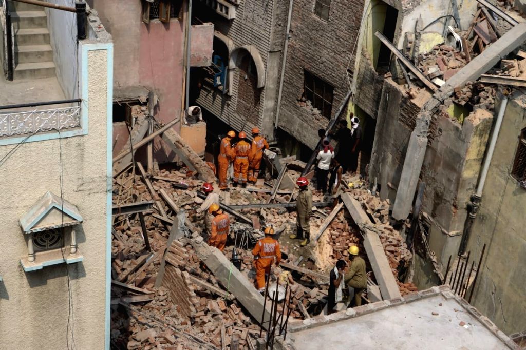 Free photo : building collapse