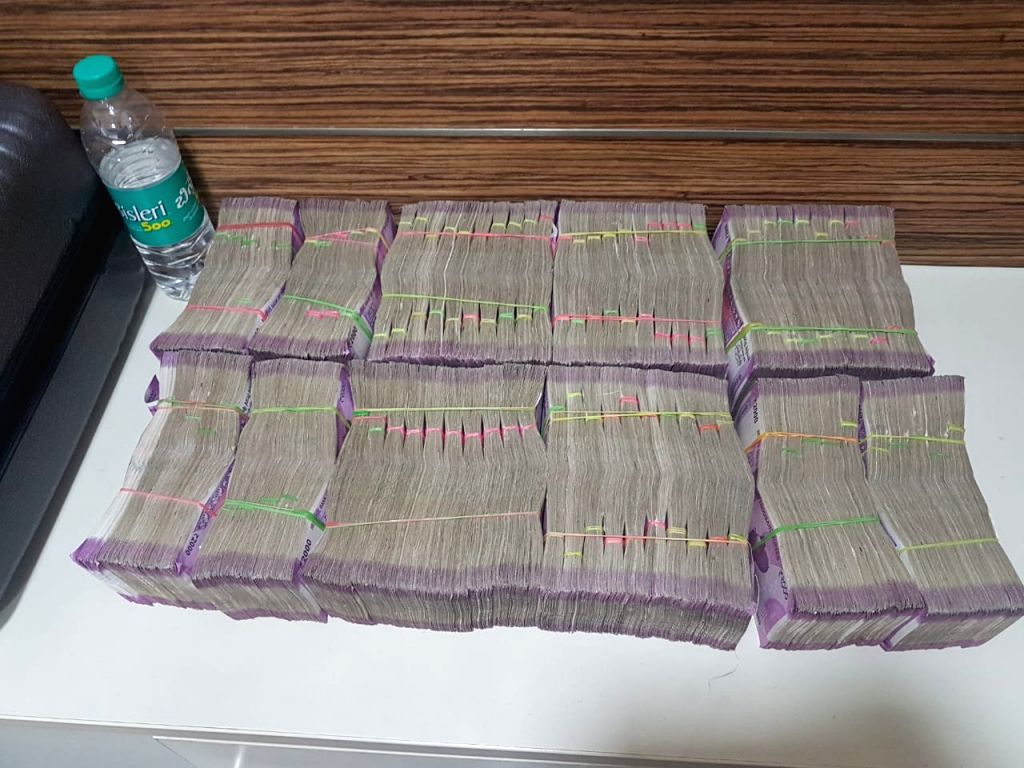 Rs 1 cr unaccounted cash seized in TN's Coimbatore