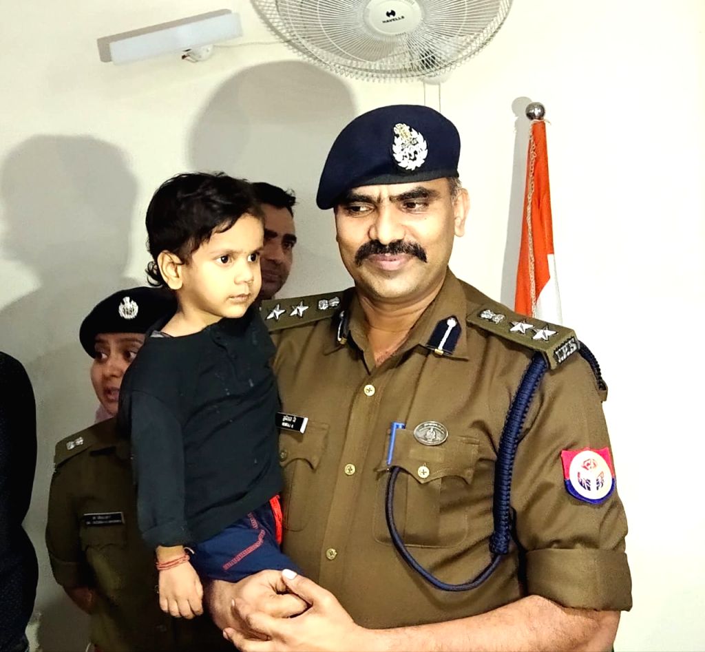 Free Photo : Businessman's child kidnapped, child recovered safely