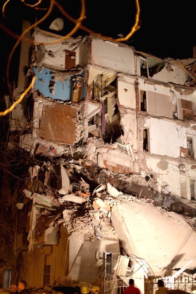 EGYPT-CAIRO-BUILDING-COLLAPSE