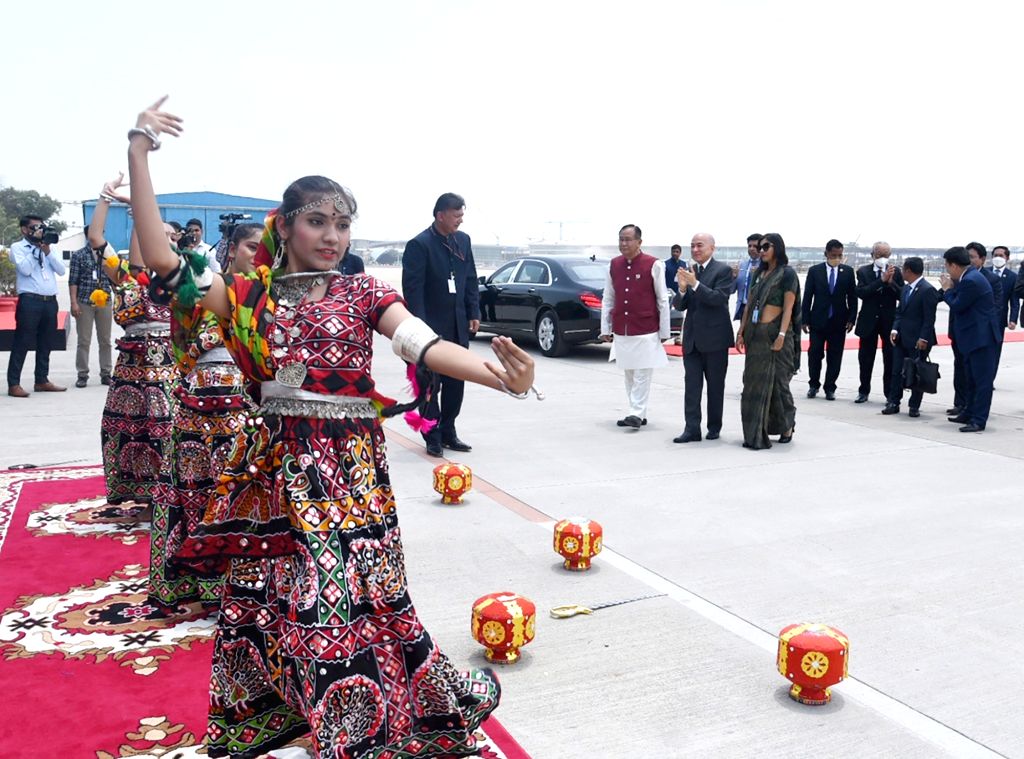 : New Delhi: Cambodian King Norodom Sihamoni being welcomed upon his ...