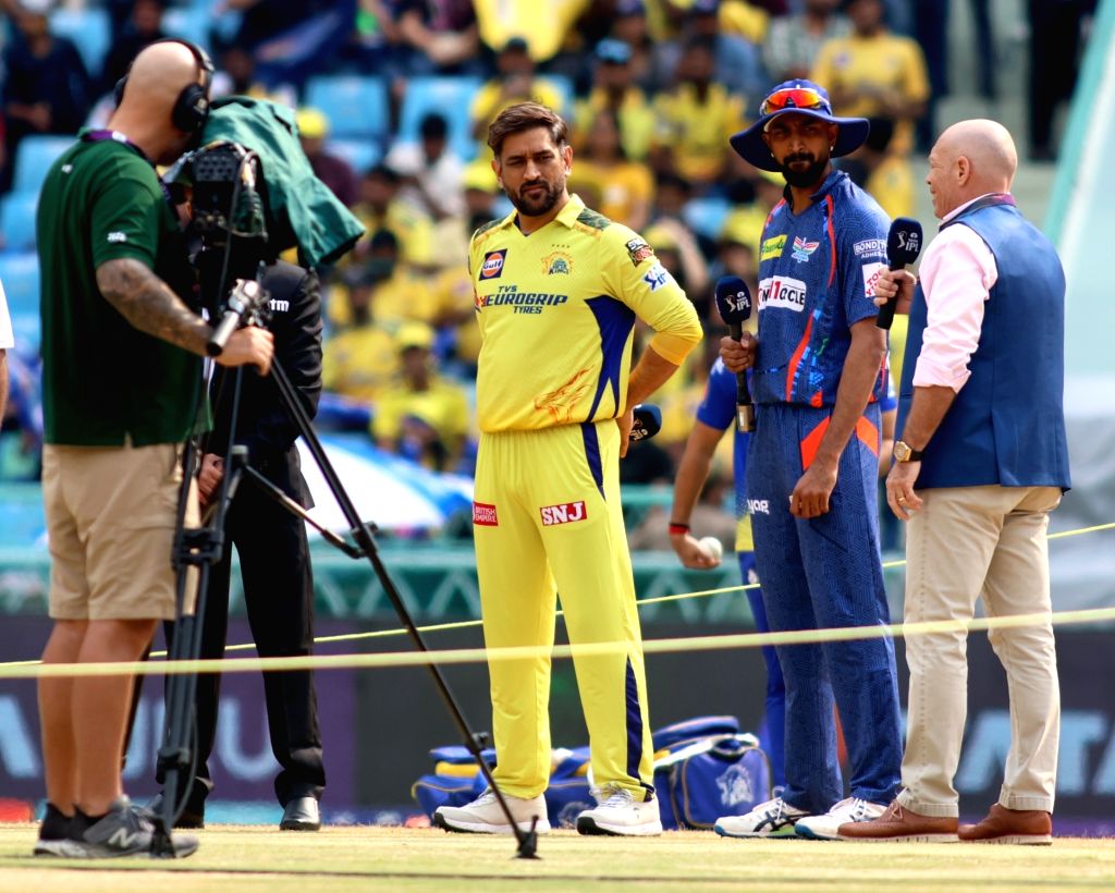 Lucknow : Captains MS Dhoni and Krunal Pandya during the toss before ...