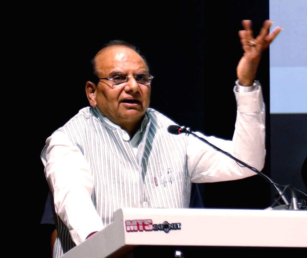 Delhi Lt Governor Vinai Kumar Saxena addresses during the inauguration