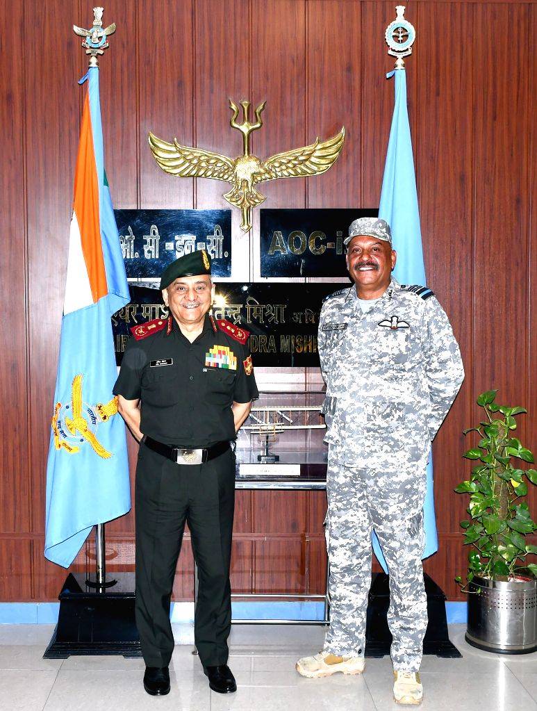CDS Gen Anil Chauhan visits the Headquarters Western Air Command