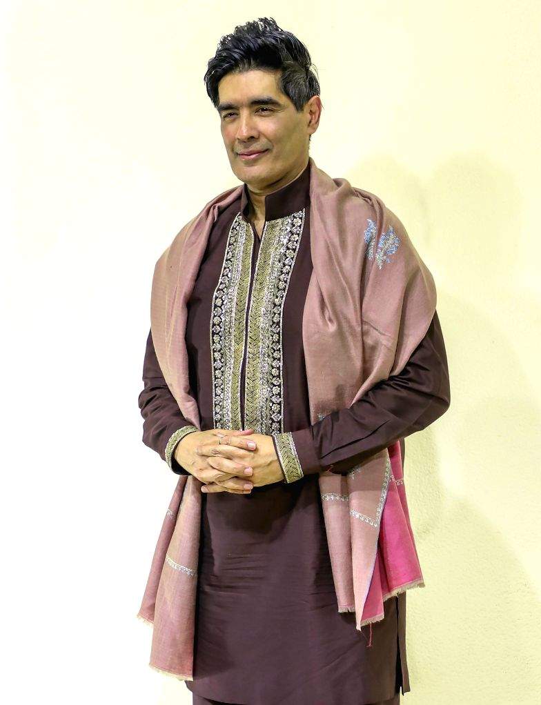 Celebrities attend Swadesh store event