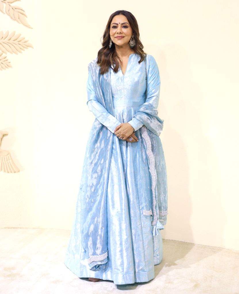 Celebrities attend Swadesh store event