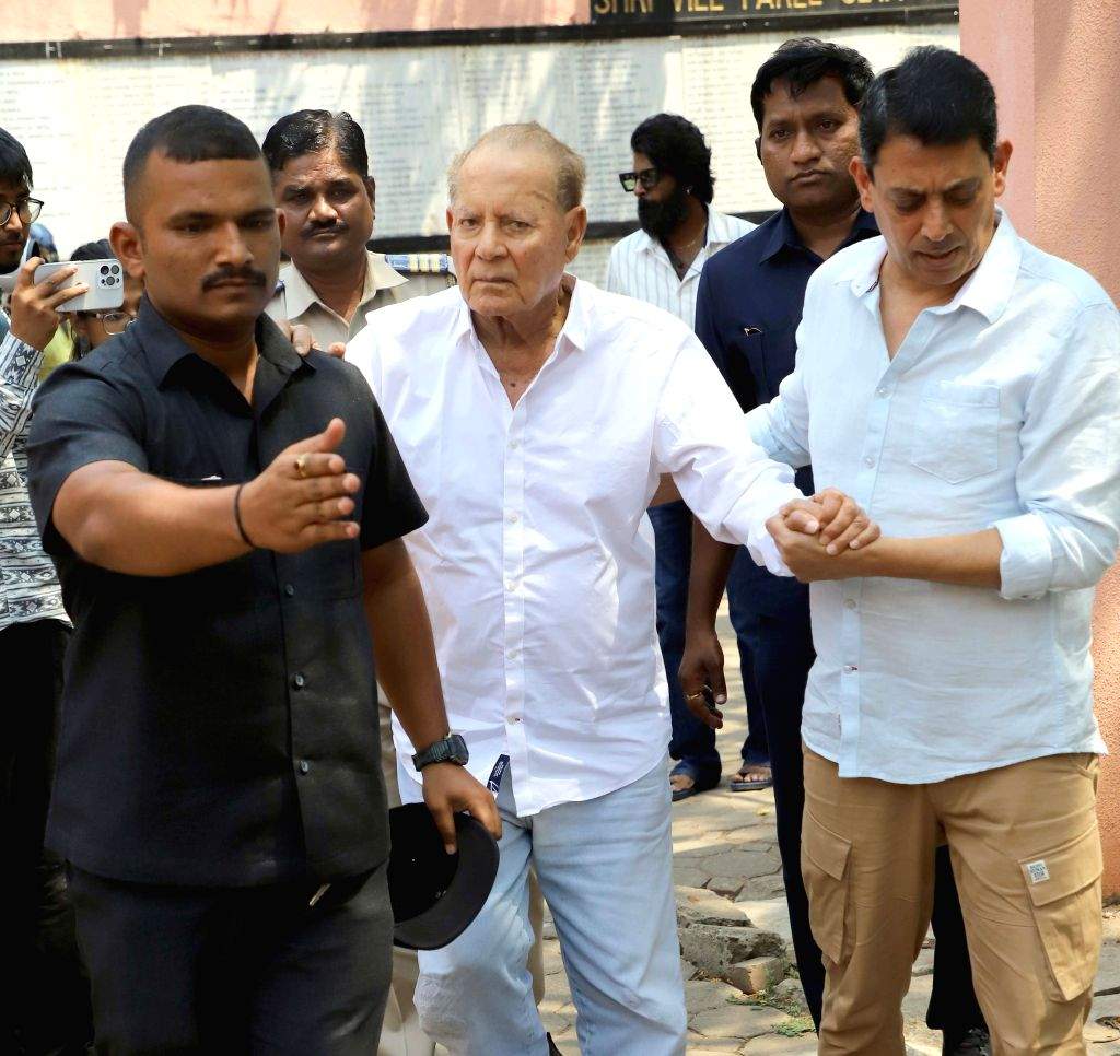 Celebrities Attend Veteran Actor Manoj Kumar S Funeral