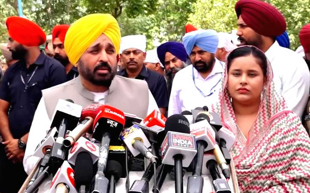 Punjab CM Bhagwant Mann addresses to the media over Mandi MP Kangana ...