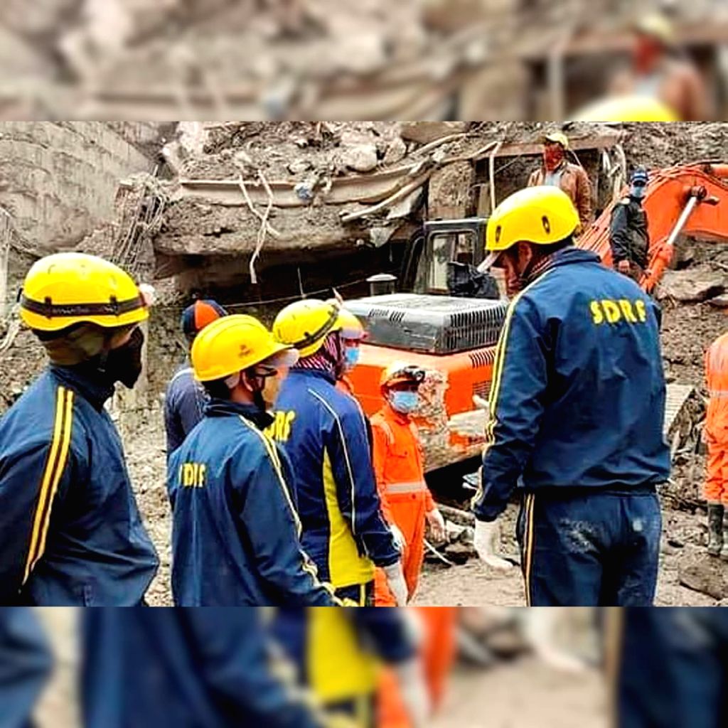 Free photo : Chardham Yatra 2023: SDRF jawans have been deployed on ...