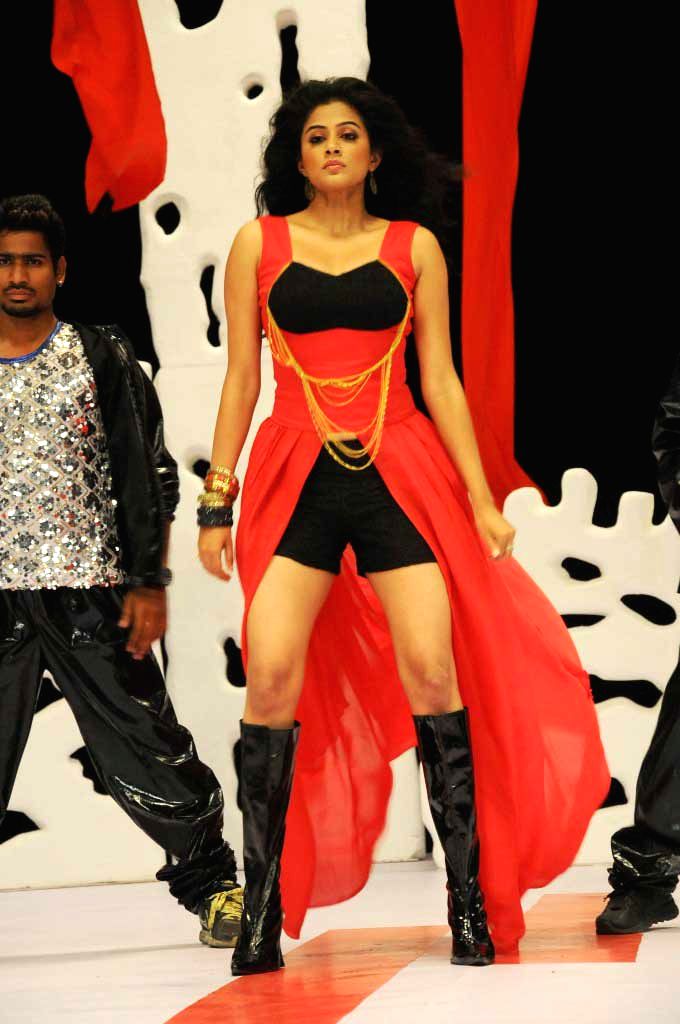 Priyamani's photo shoot