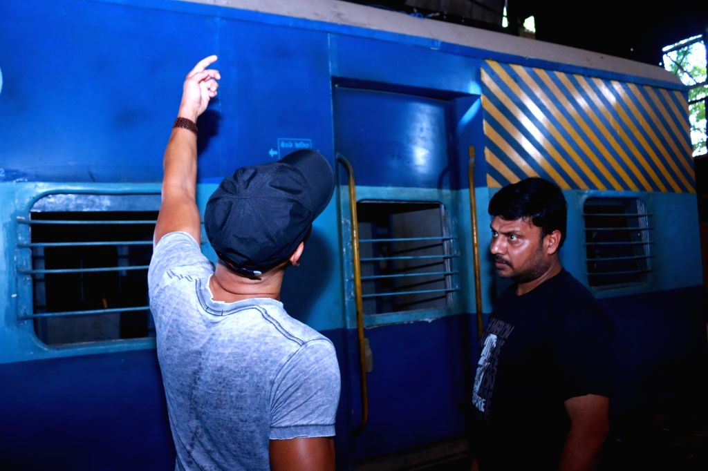 Hollywood Stunt Master In Prabhu Solomon Dhanush Film