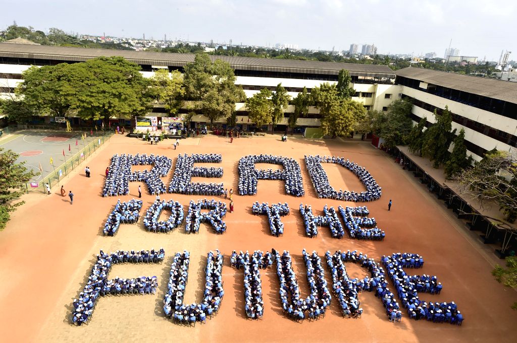 Students campaign for "READ FOR FUTURE