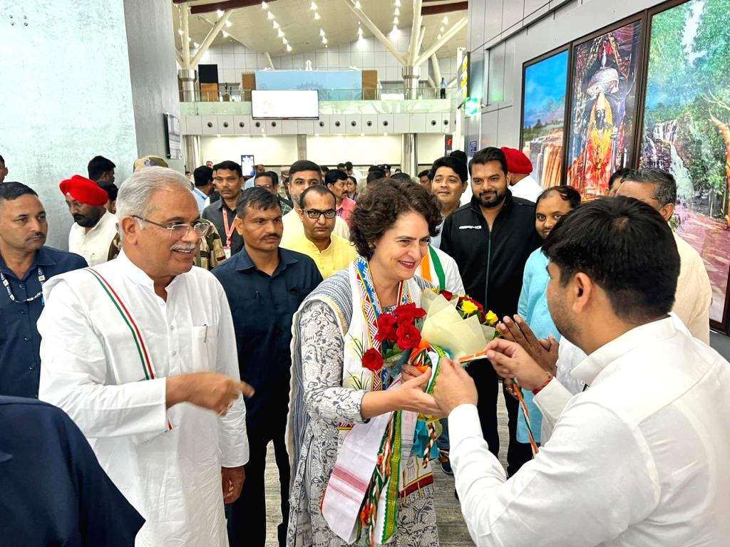 Chhattisgarh Chief Minister Bhupesh Baghel welcomes Congress General ...