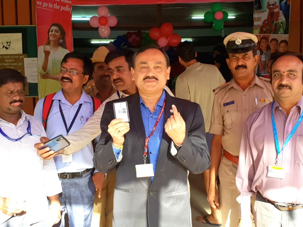 Chief Electoral Officer of Karnataka, Sanjeev Kumar cast his vote