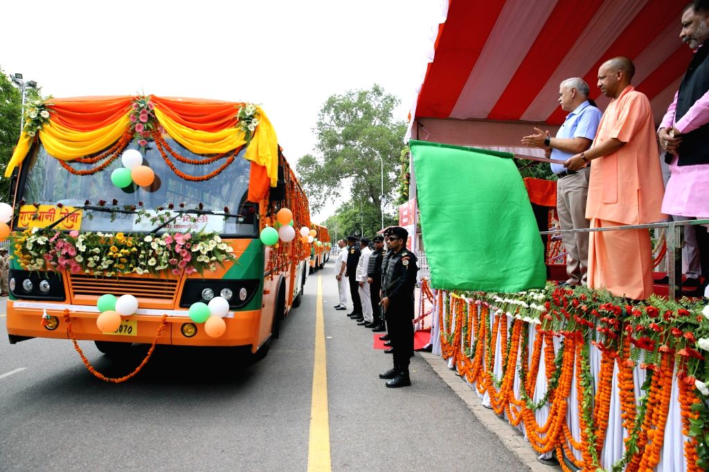 Free Photo : Chief Minister Yogi Adityanath flagged off 93 new Rajdhani ...