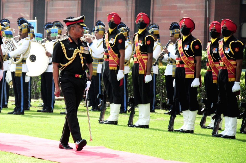 COAS Gen. Manoj Pande inspects Guard of Honour