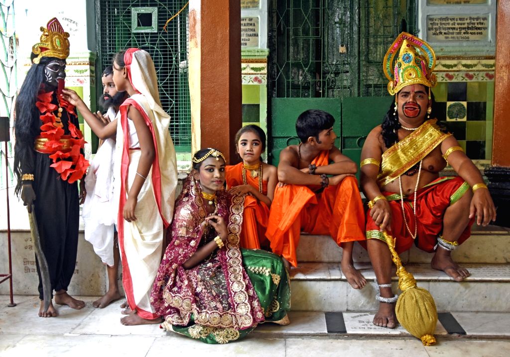 Children dressed as Hindu deities ready to participate in 'Chadak' festival