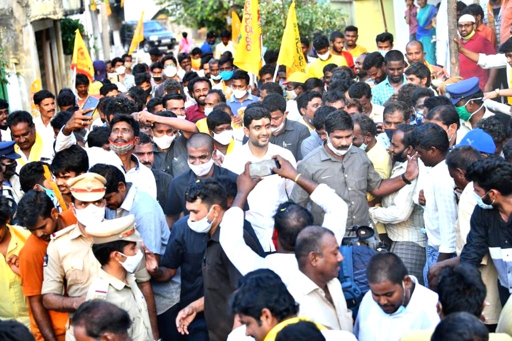 Free Photo: Choose between fighting MP or Jagan's servant: TDP