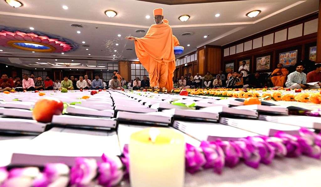 Chopda Pooja celebrated at Swaminarayan Temple