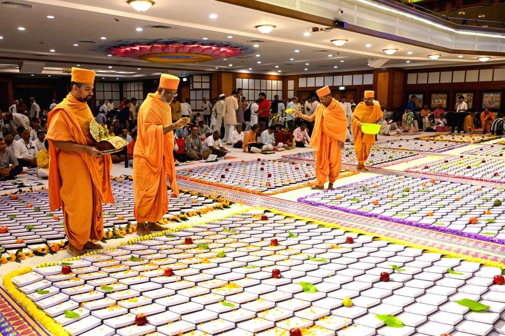 Chopda Pooja celebrated at Swaminarayan Temple