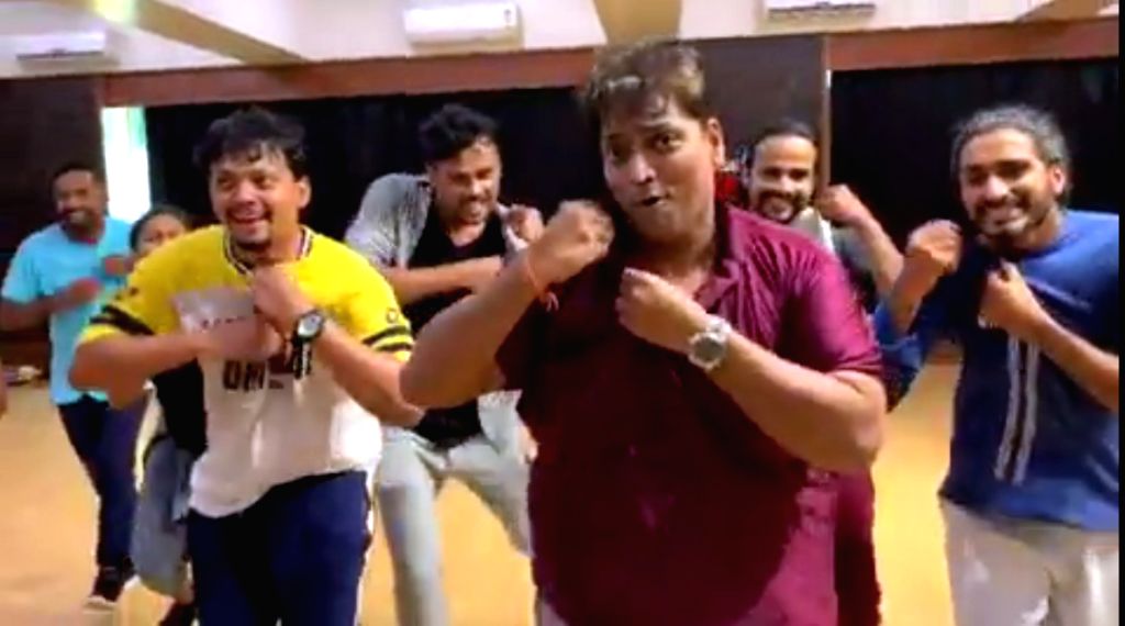 Ganesh Acharya dances to Jackky, Hrithik, Tiger's songs