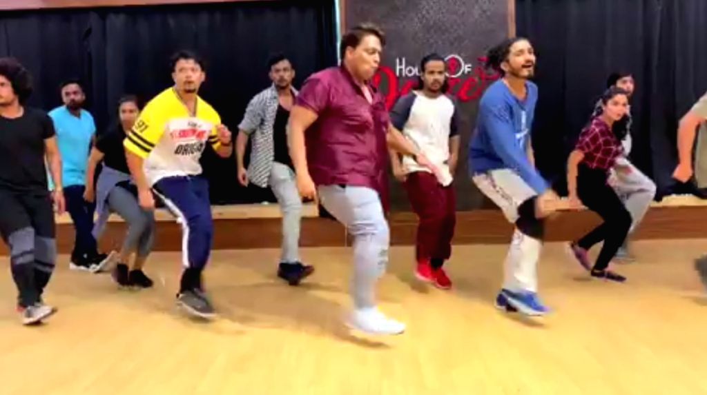 Ganesh Acharya dances to Jackky, Hrithik, Tiger's songs
