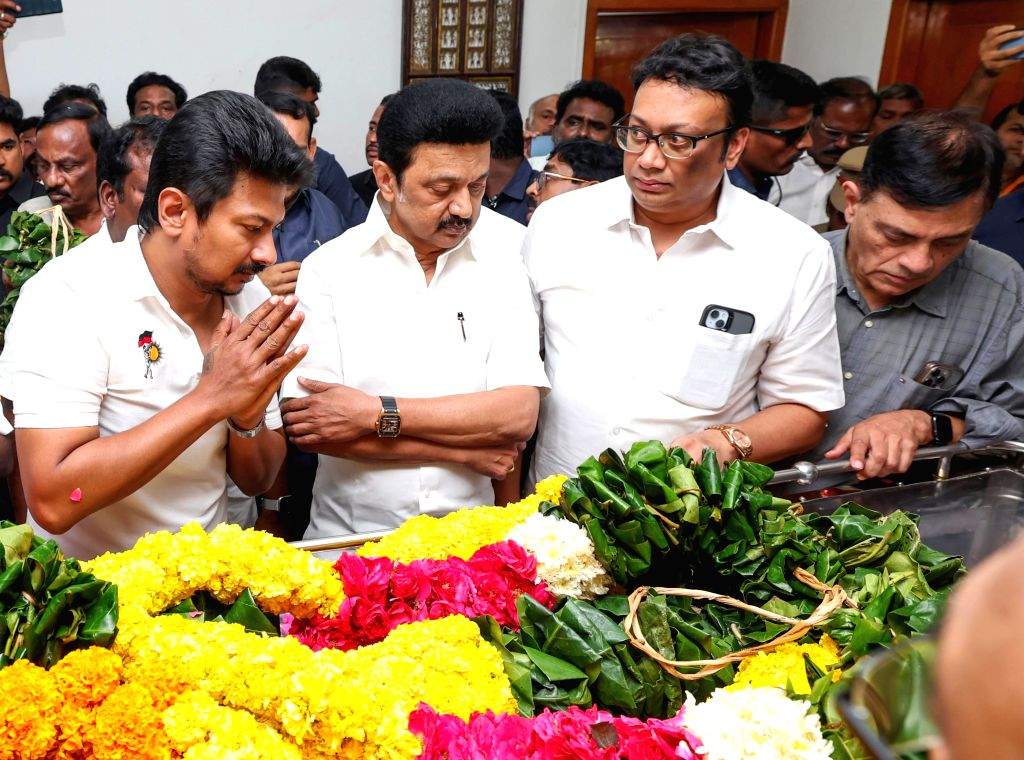 CM MK Stalin Pays His Last Respects to E.V.K.S. Elangovan