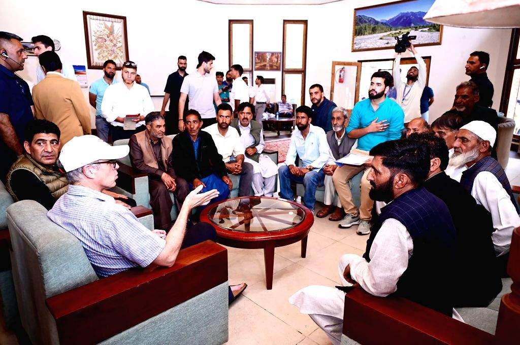 CM Omar Abdullah Interacts with Pahalgam Delegation