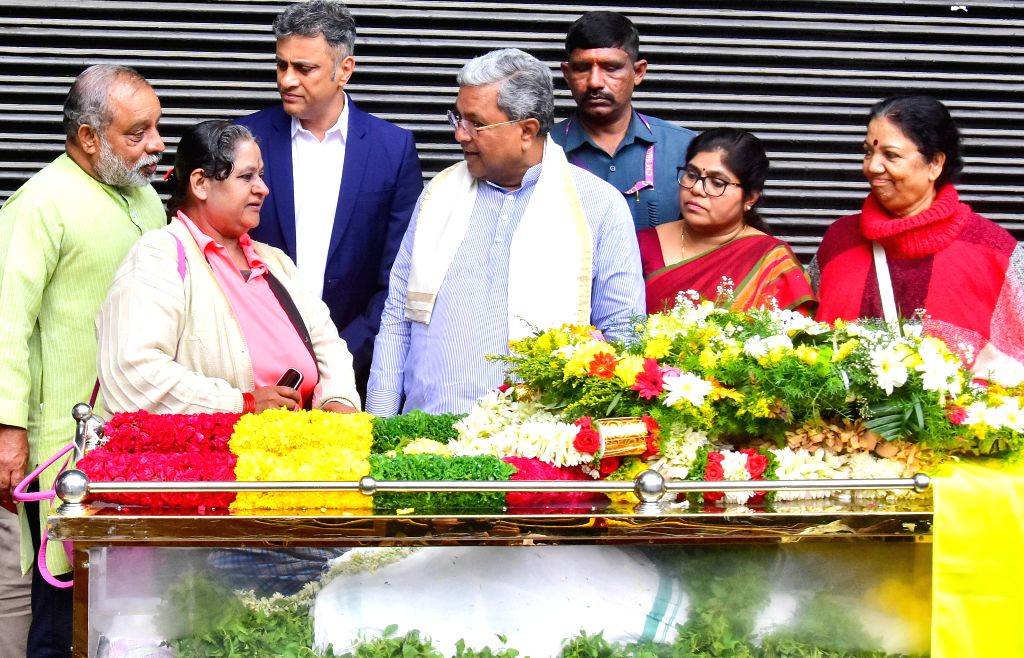 CM Siddaramaiah Pays Tribute to Veteran Actor Umesh