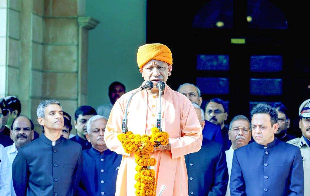 CM Yogi Pays Tribute on Independence Day