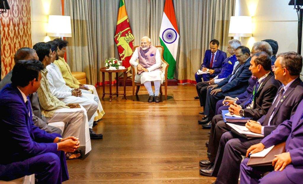 PM Modi meets Indian Origin Tamil Leaders