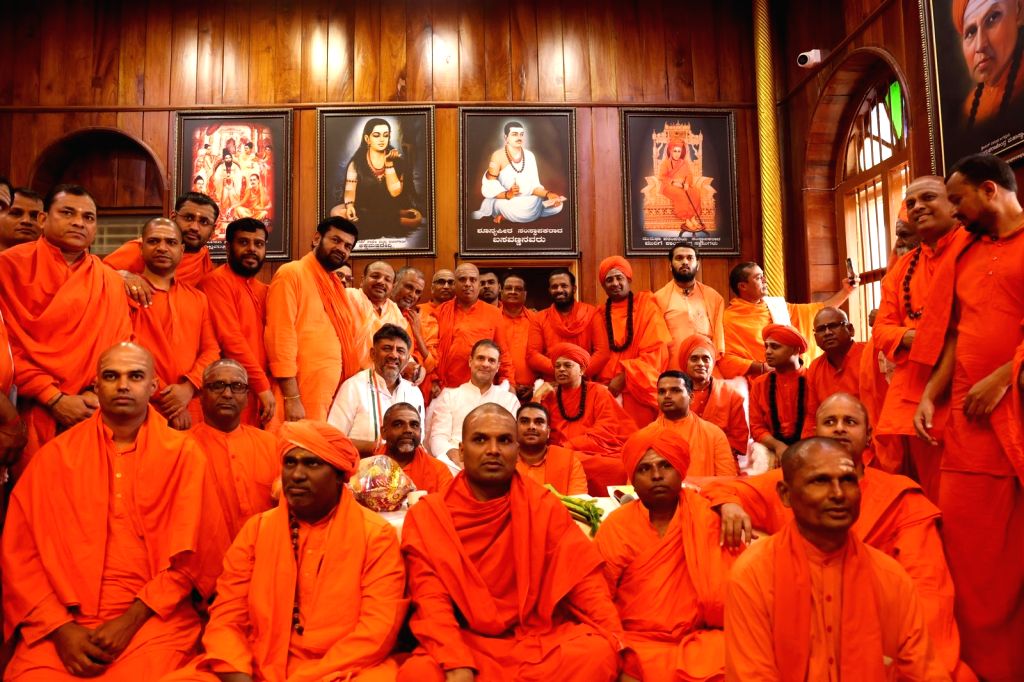 Free Photo:Cong focuses on Lingayat vote bank; Rahul Gandhi gets 'Linga ...
