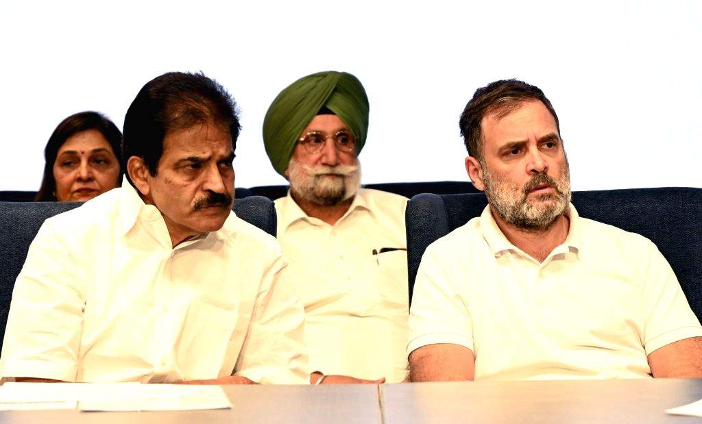 Congress Leaders Attend DCC Presidents' Meet