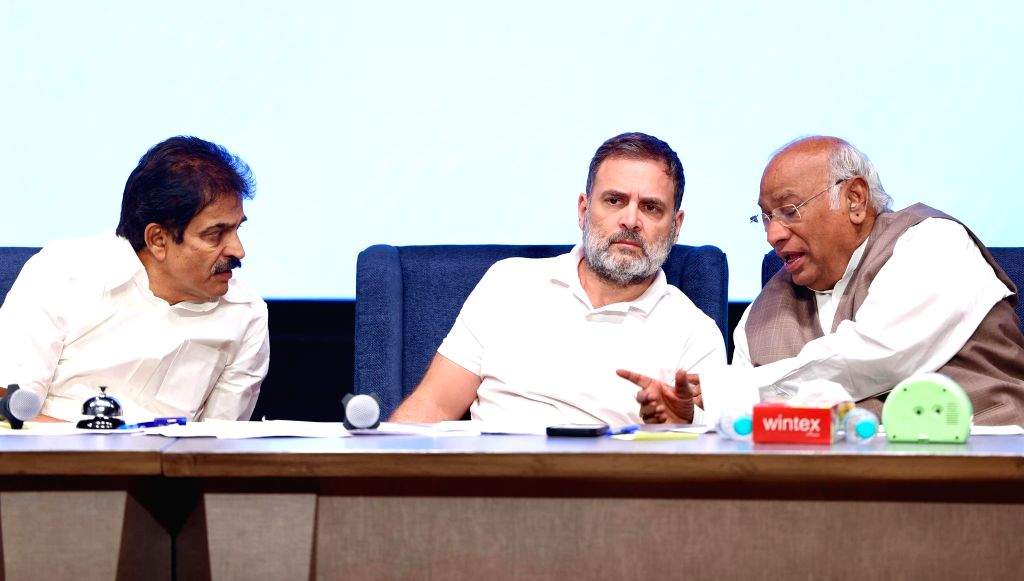 Congress Leaders Attend DCC Presidents' Meet