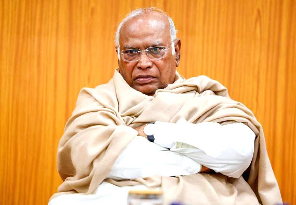 Congress Leadership Meets MP Leaders