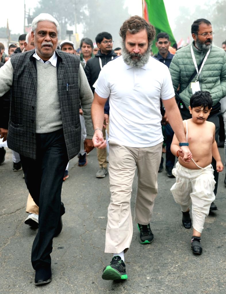 Dr. Mohd Arif (Professor of History, Varanasi) joins Bharat Jodo Yatra ...