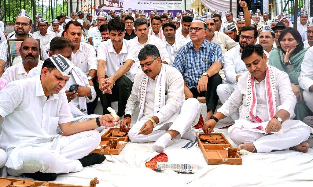 Congress leaders hold 'Loktantra Bachao Satyagraha
