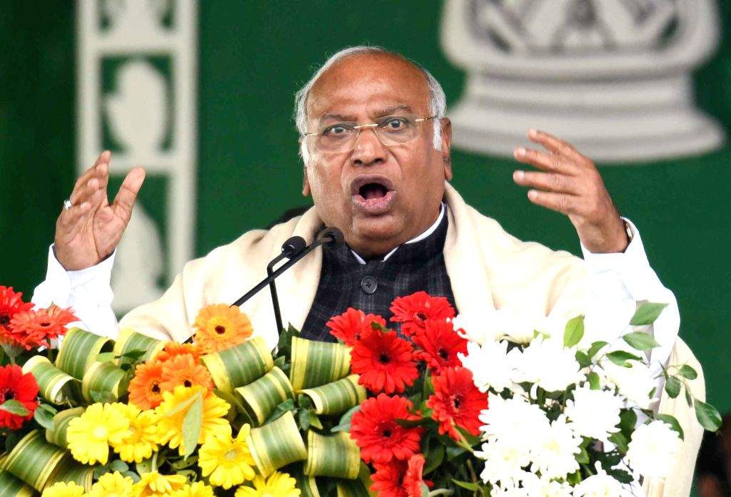 Congress National President Mallikarjun Kharge addresses the 'Jan ...