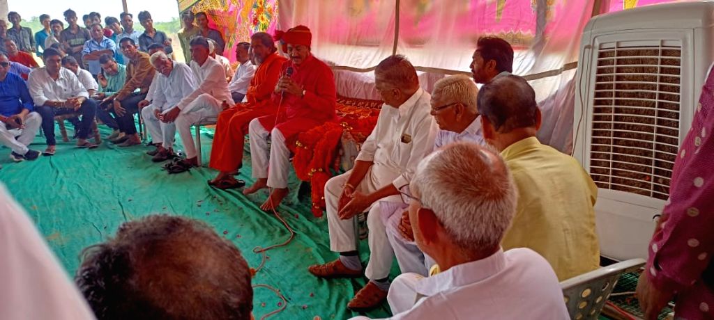 Free Photo :Congress party's senior leader Bharatsinh Solanki addresses ...