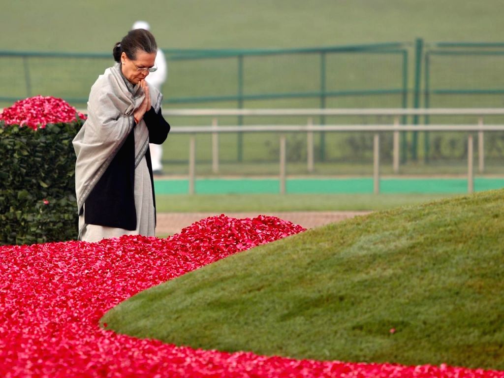 Sonia Gandhi paying floral tribute to mark 130th birth anniversary of ...