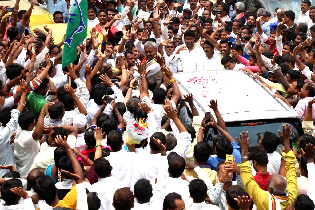 Karnataka Assembly polls - ST Somashekar files nomination papers