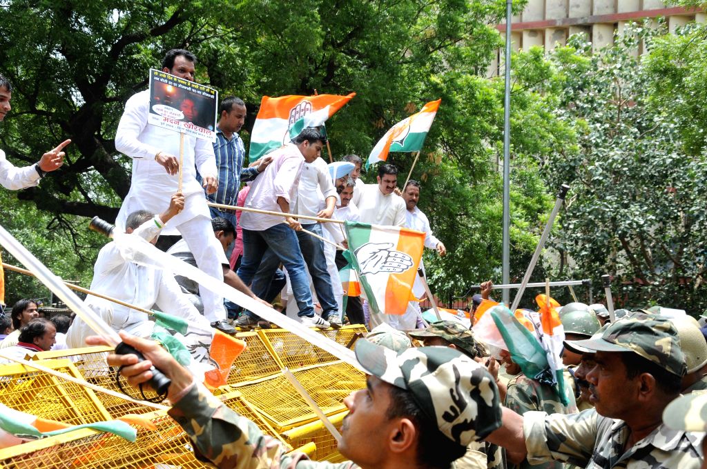 Congress workers demonstration