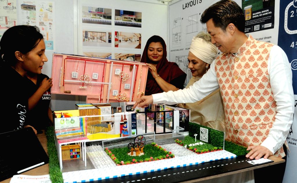 Kolkata : Consulate General of China in Kolkata, Zha Liyou with Actress ...