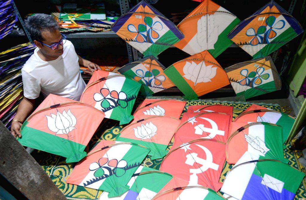 Craftsman displays political kites ahead of Assembly elections